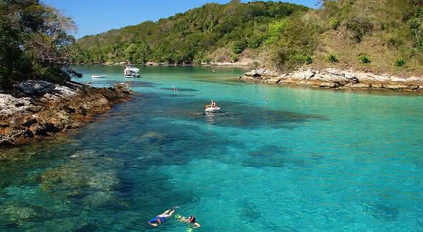 Top 10 praias mais bonitas do Brasil